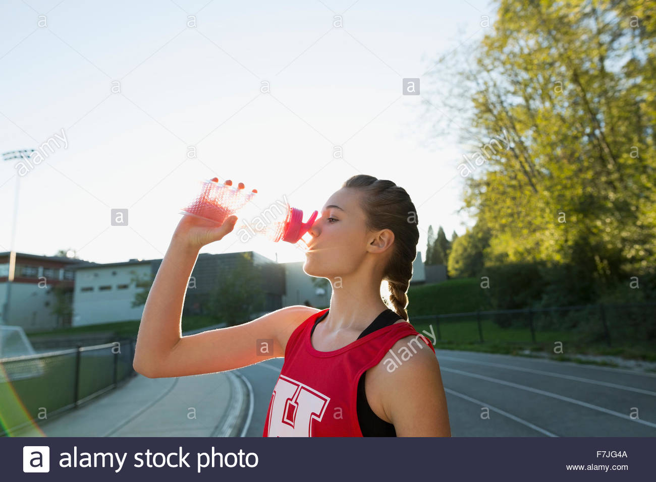 Track field people hi-res stock photography and images - Alamy