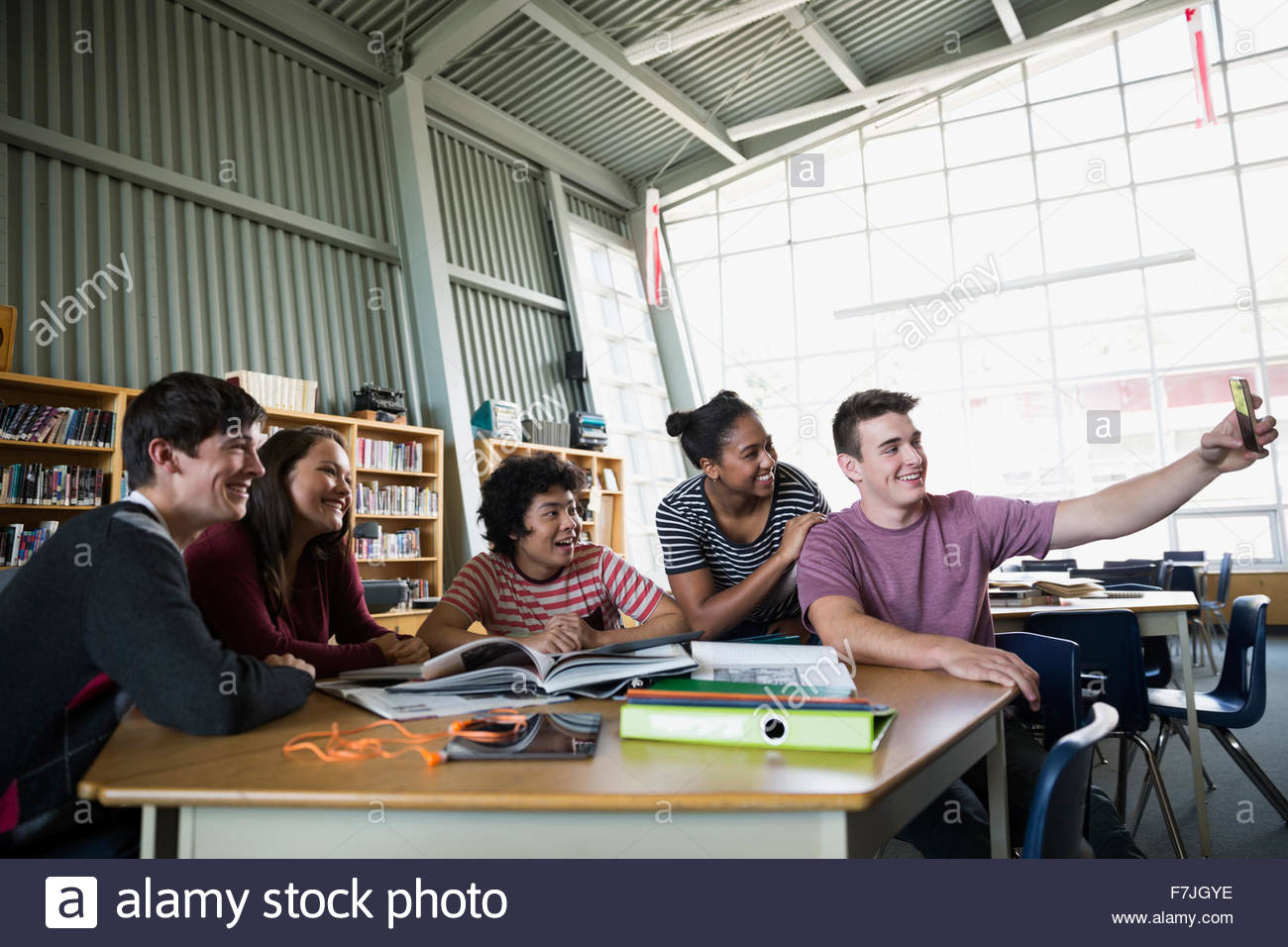 Students taking a selfie hi-res stock photography and images - Alamy