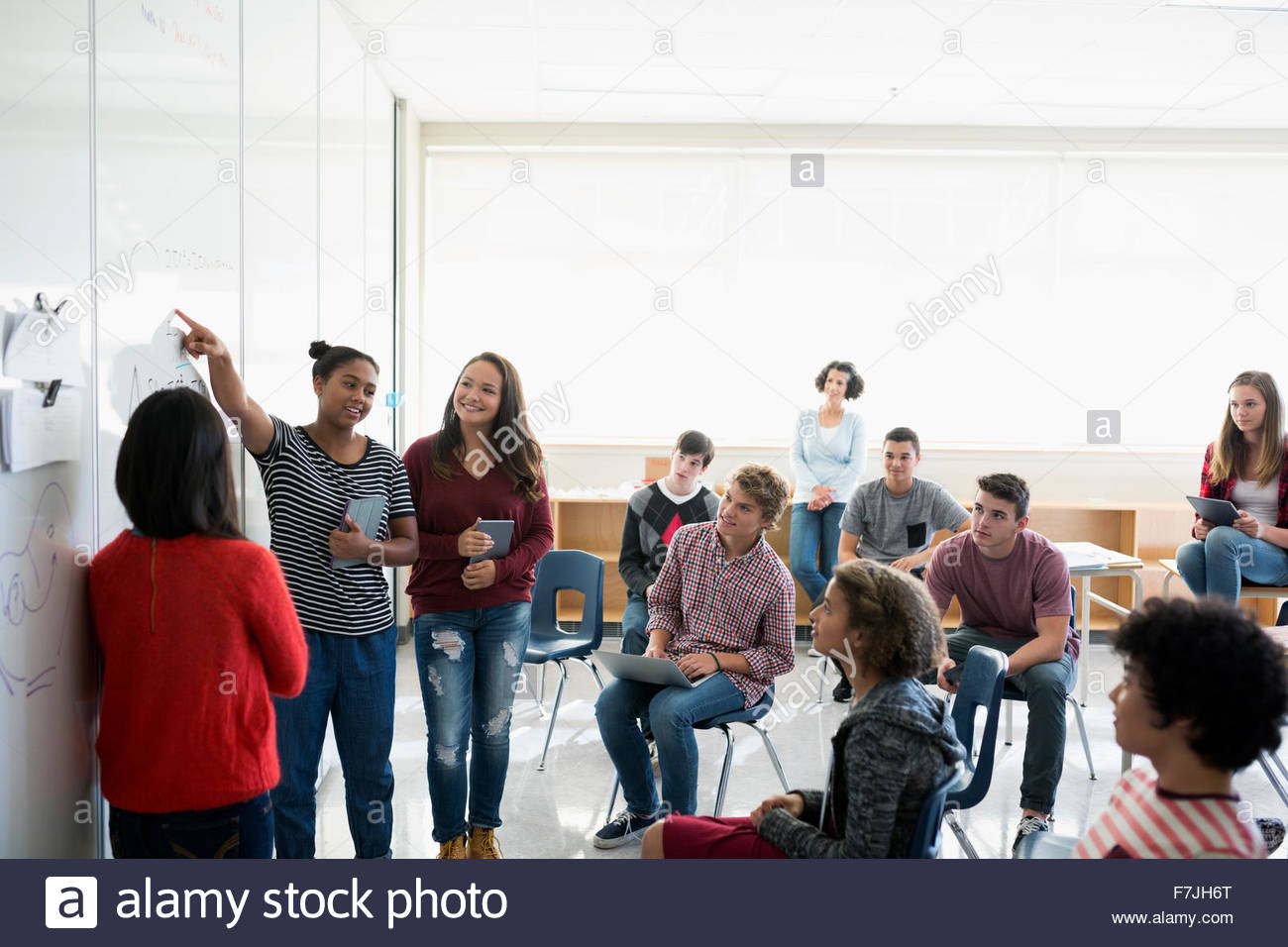 American classroom group presentation hi-res stock photography and ...