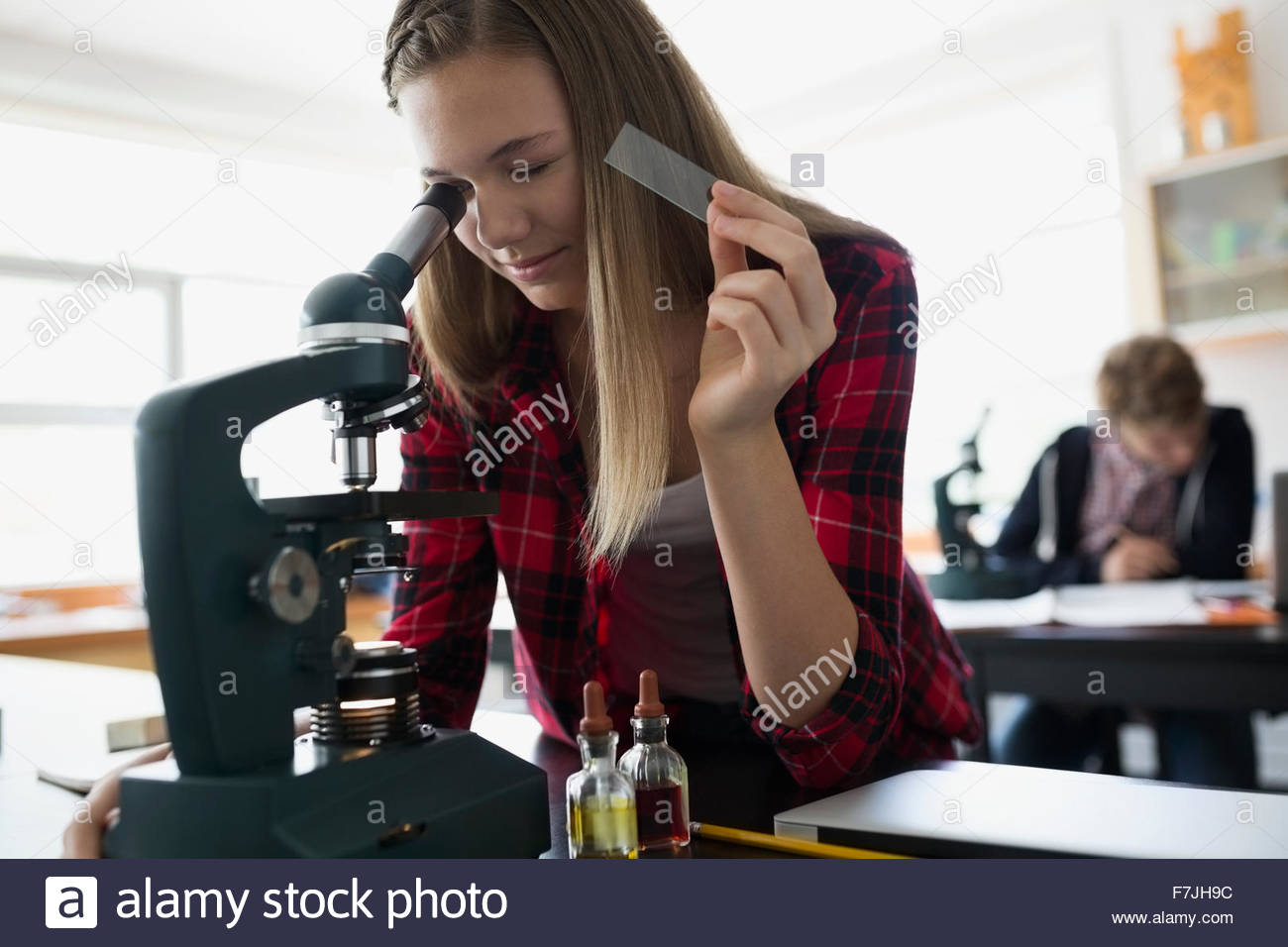 School lab science class hi-res stock photography and images - Alamy