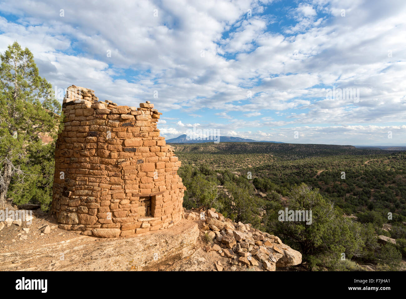 Painted Hand Pueblo, an ancestral puebloan structure in Hovenweep ...