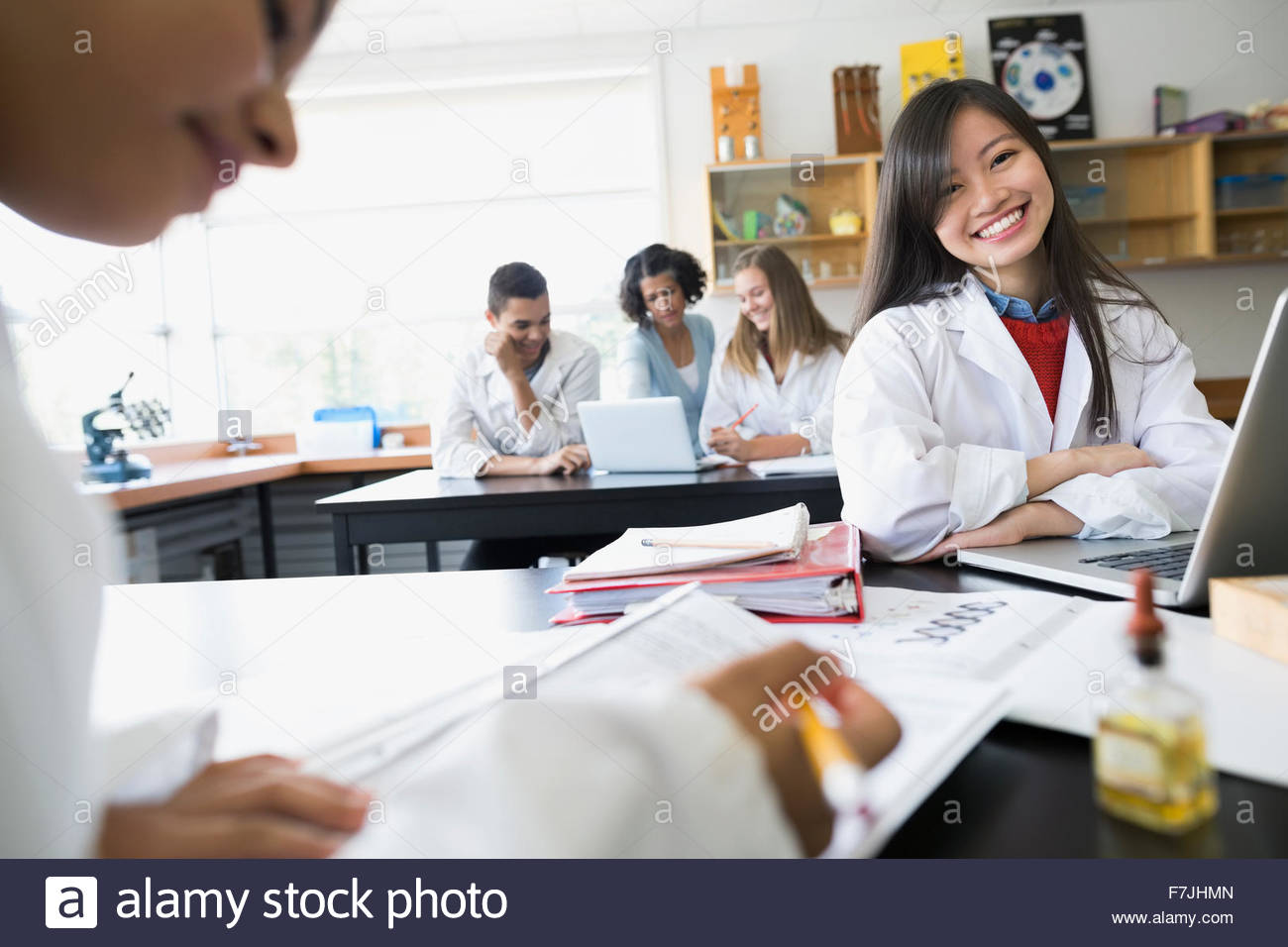 High school science lab table hi-res stock photography and images - Alamy