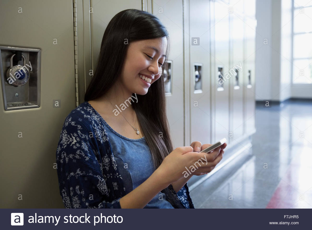 Asian student 19 hi-res stock photography and images - Alamy