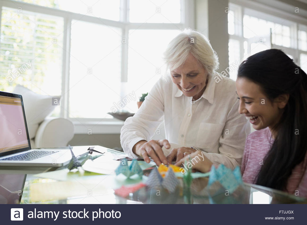 Two people origami hi-res stock photography and images - Alamy