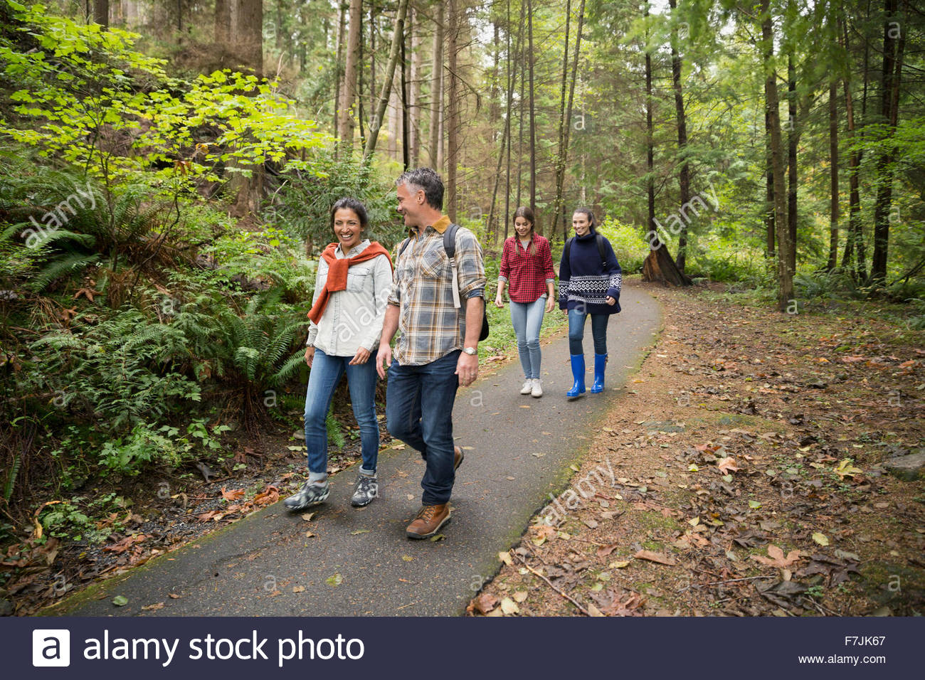 Hiking family hi-res stock photography and images - Alamy