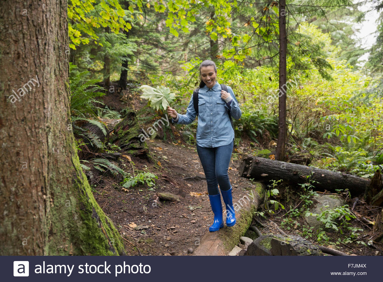 One young woman 20 24 years hi-res stock photography and images - Alamy