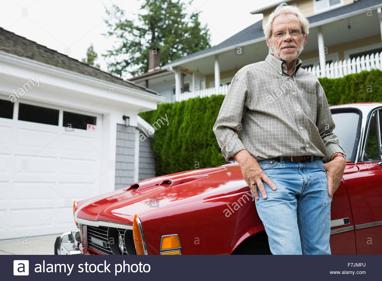 Car driveway hi-res stock photography and images - Alamy