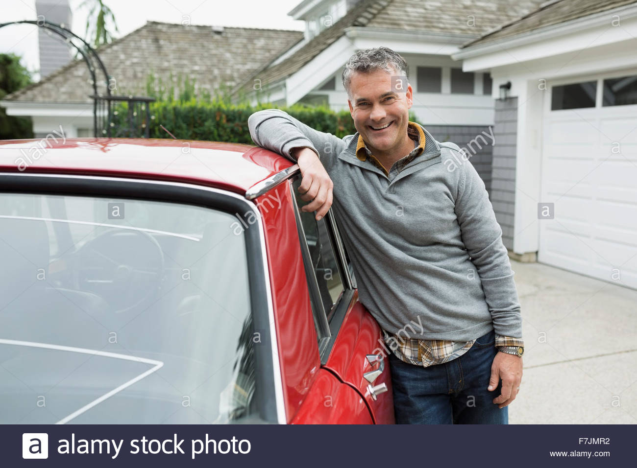 Car driveway hi-res stock photography and images - Alamy