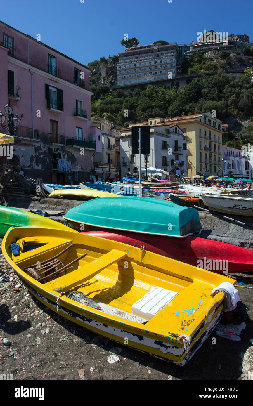 Yellow rowing boat in Sorrento harbour Stock Photo - Alamy