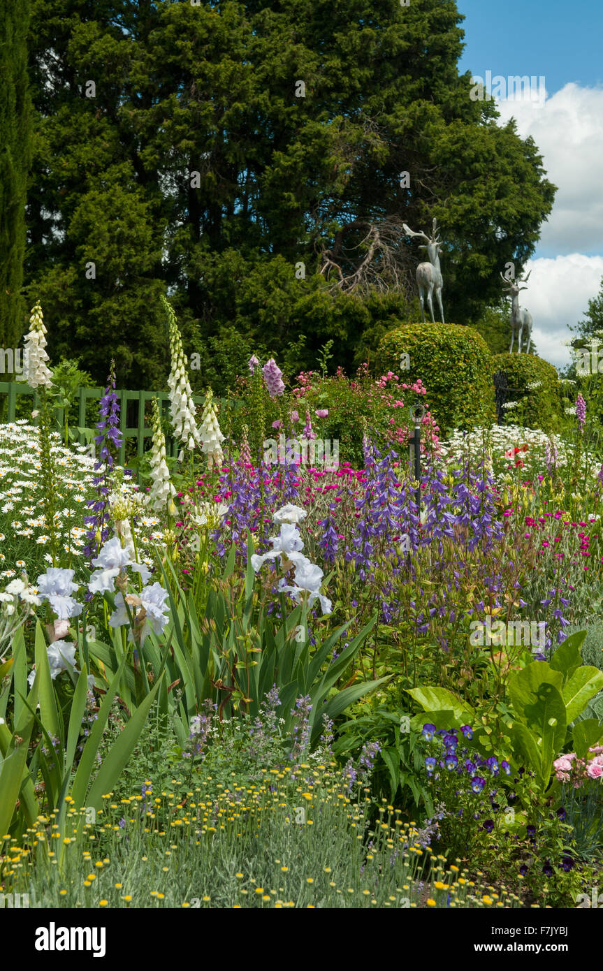 Cottage gardens hi-res stock photography and images - Alamy
