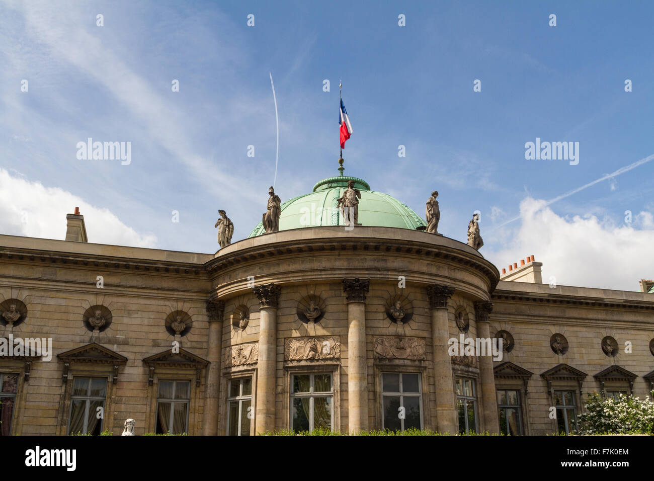 Historic building in Paris France Stock Photo - Alamy