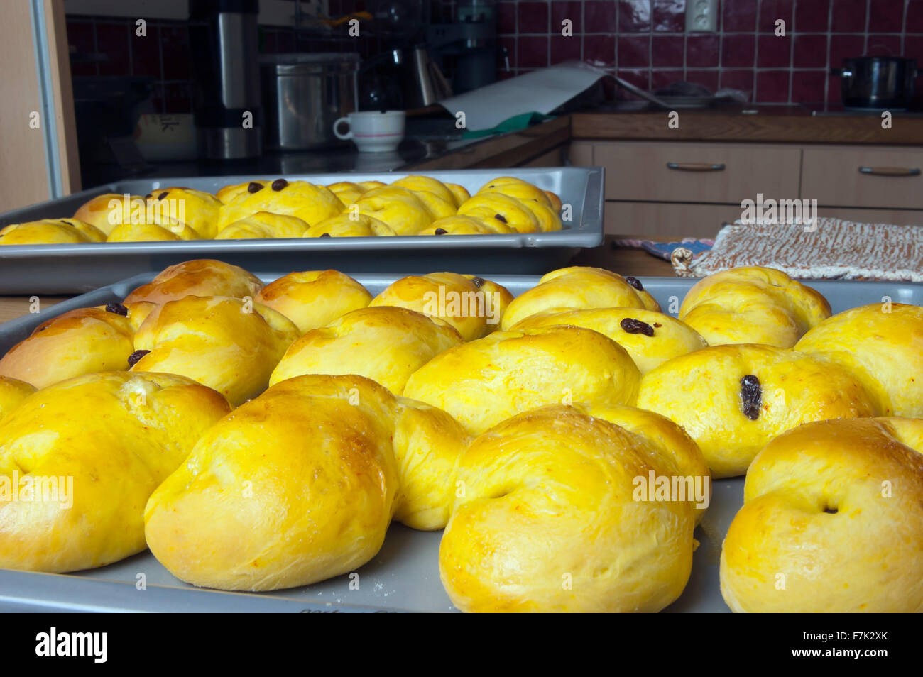 Baking of buns Stock Photo - Alamy