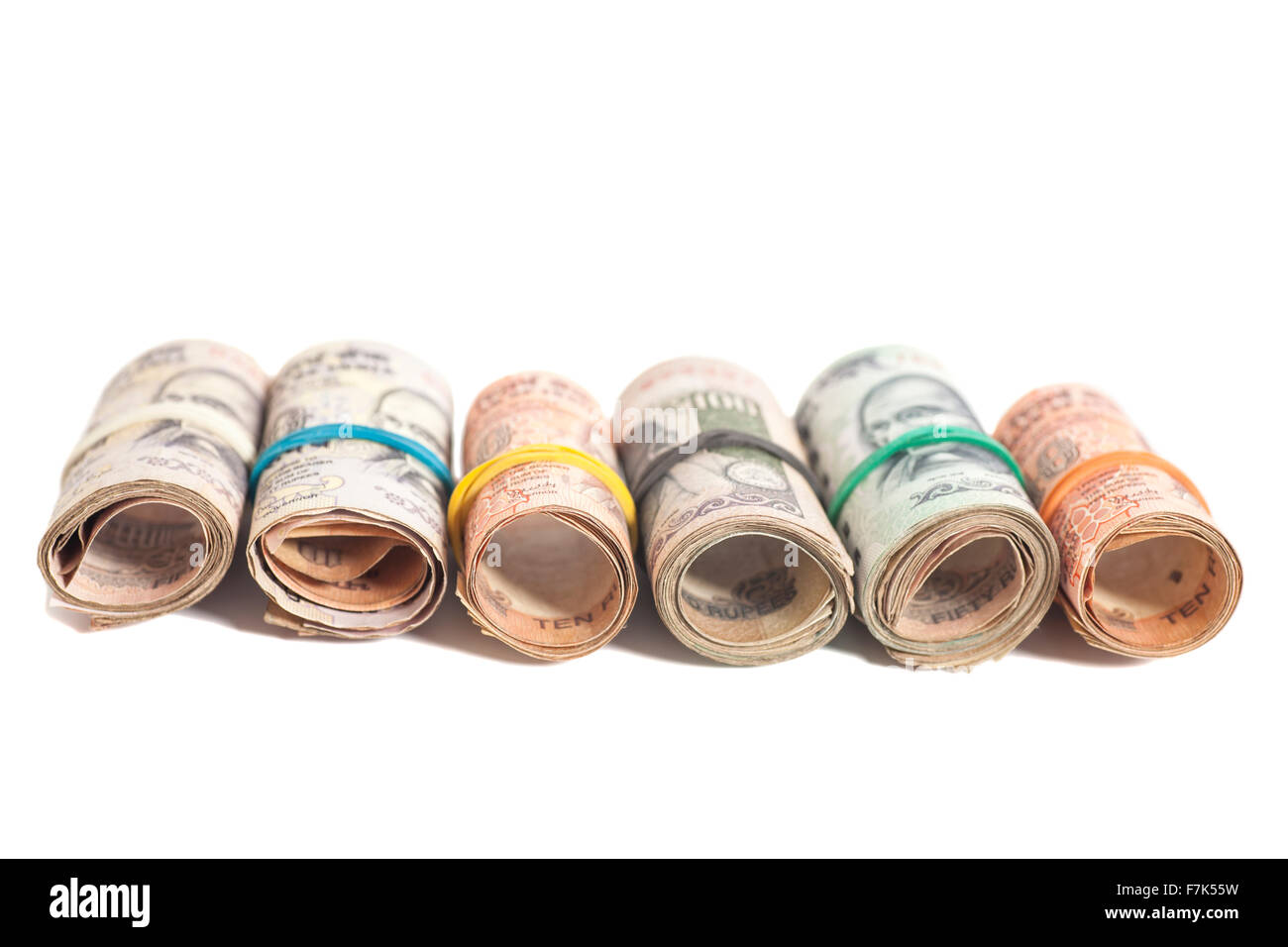 Indian currency bundle 100 rupees hi-res stock photography and images ...