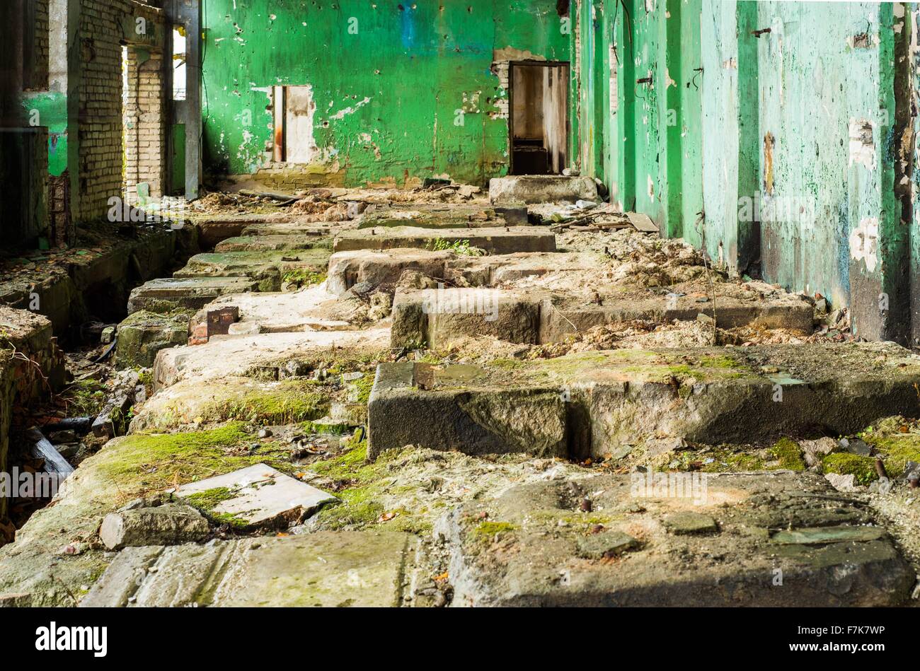 Destroyed Factory Stock Photos & Destroyed Factory Stock Images - Alamy
