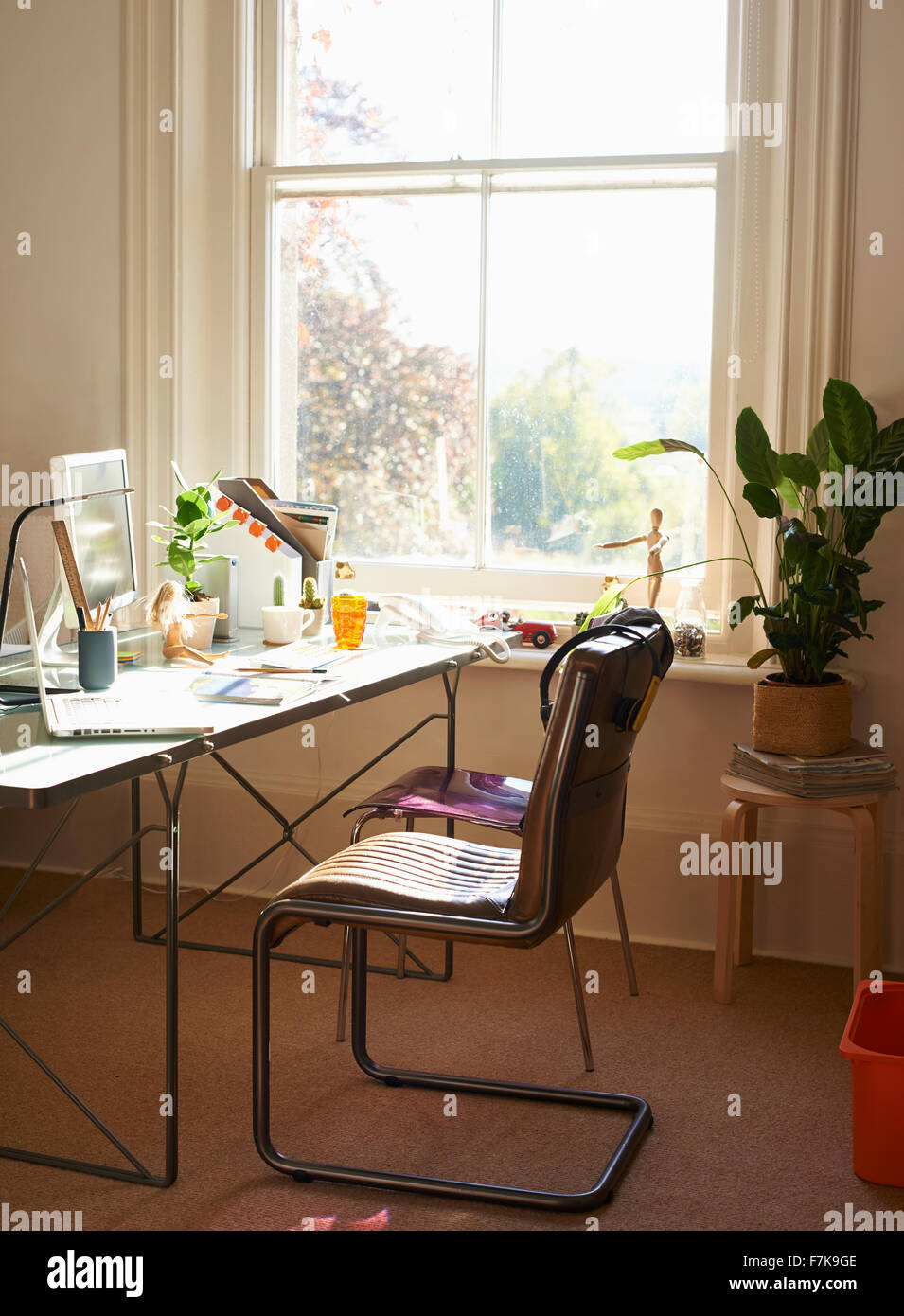 Sunny home office Stock Photo - Alamy