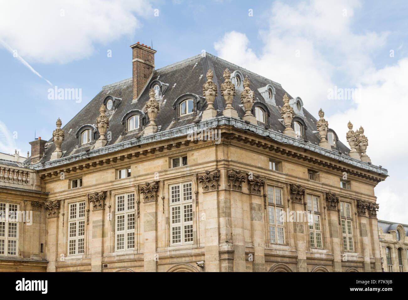 Historic building in Paris France Stock Photo - Alamy