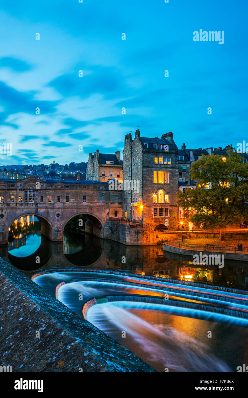 Bath Weir and Pulteney Bridge, Avon, Somerset, England, U.K Stock Photo ...