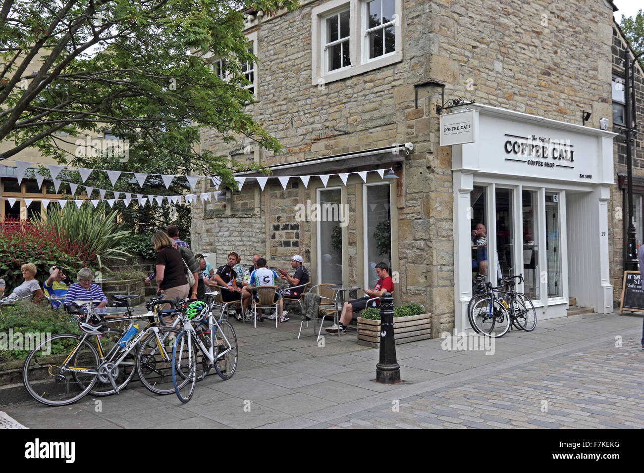 Coffee shop or cafe hi-res stock photography and images - Alamy