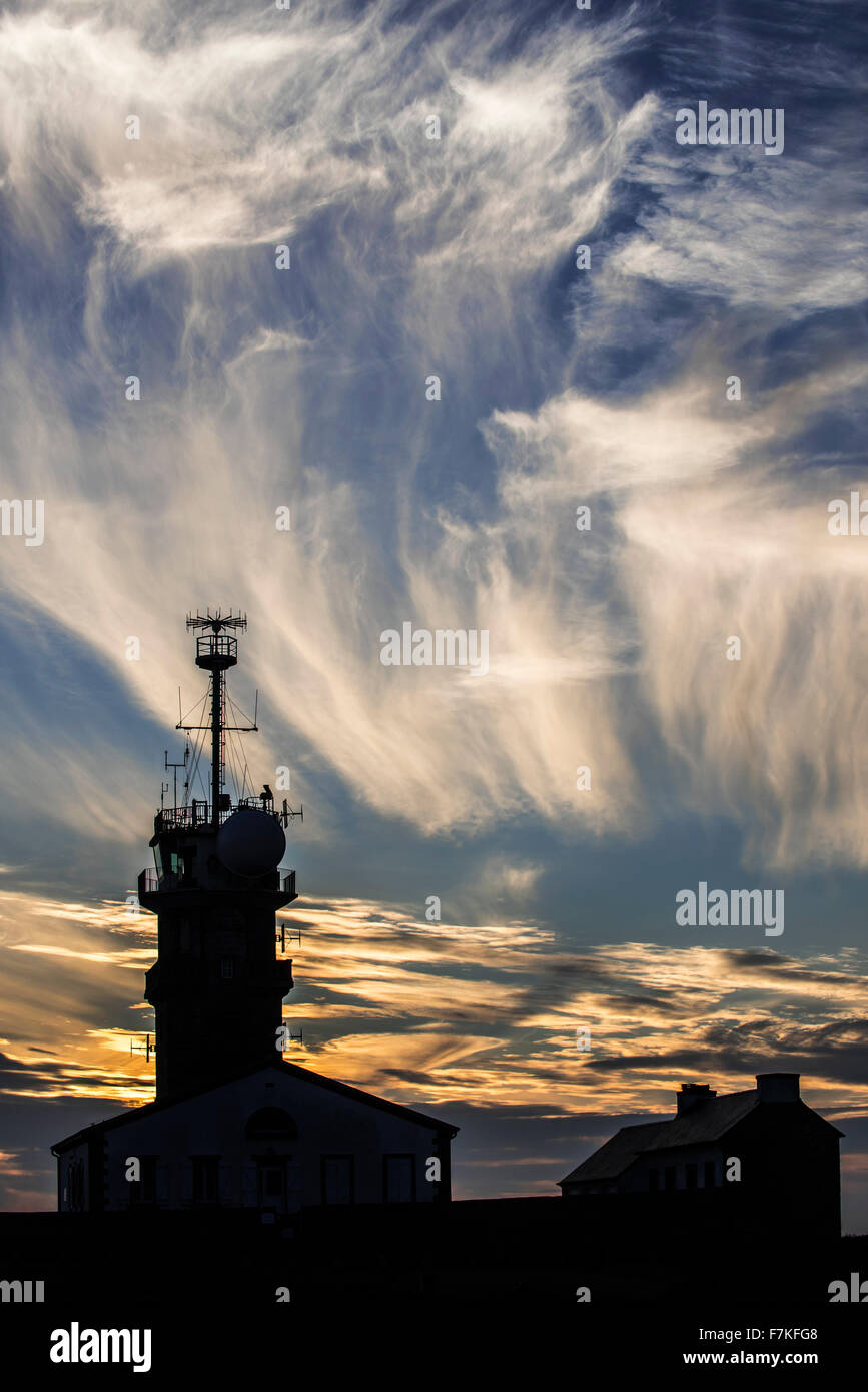 Cirrus fibratus clouds hi-res stock photography and images - Alamy