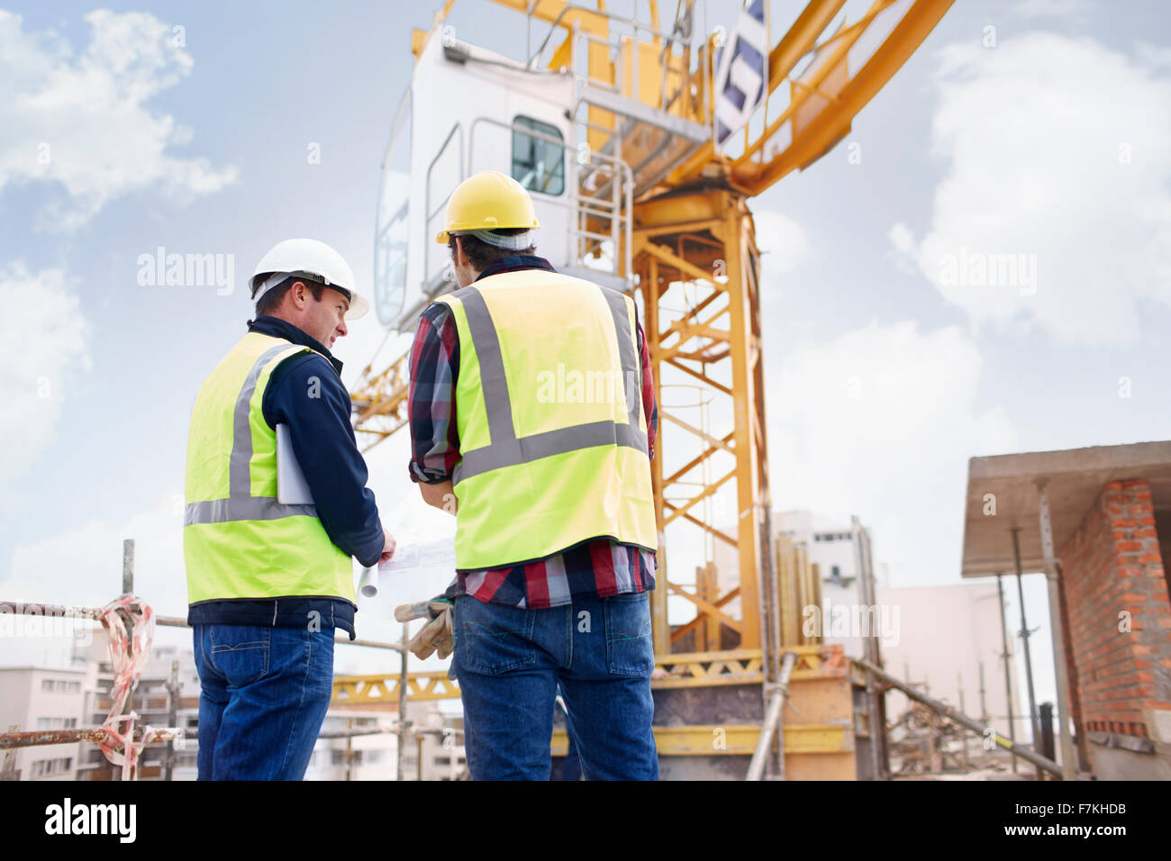 Construction worker working crane hi-res stock photography and images ...