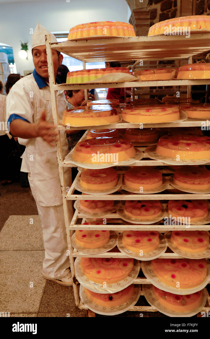 Pasteleria ideal hi-res stock photography and images - Alamy