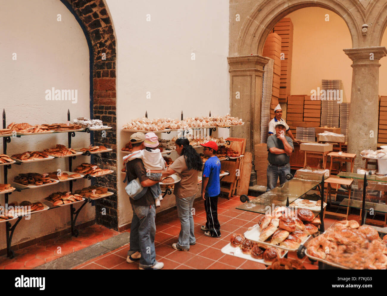 Mexican bread store hi-res stock photography and images - Alamy
