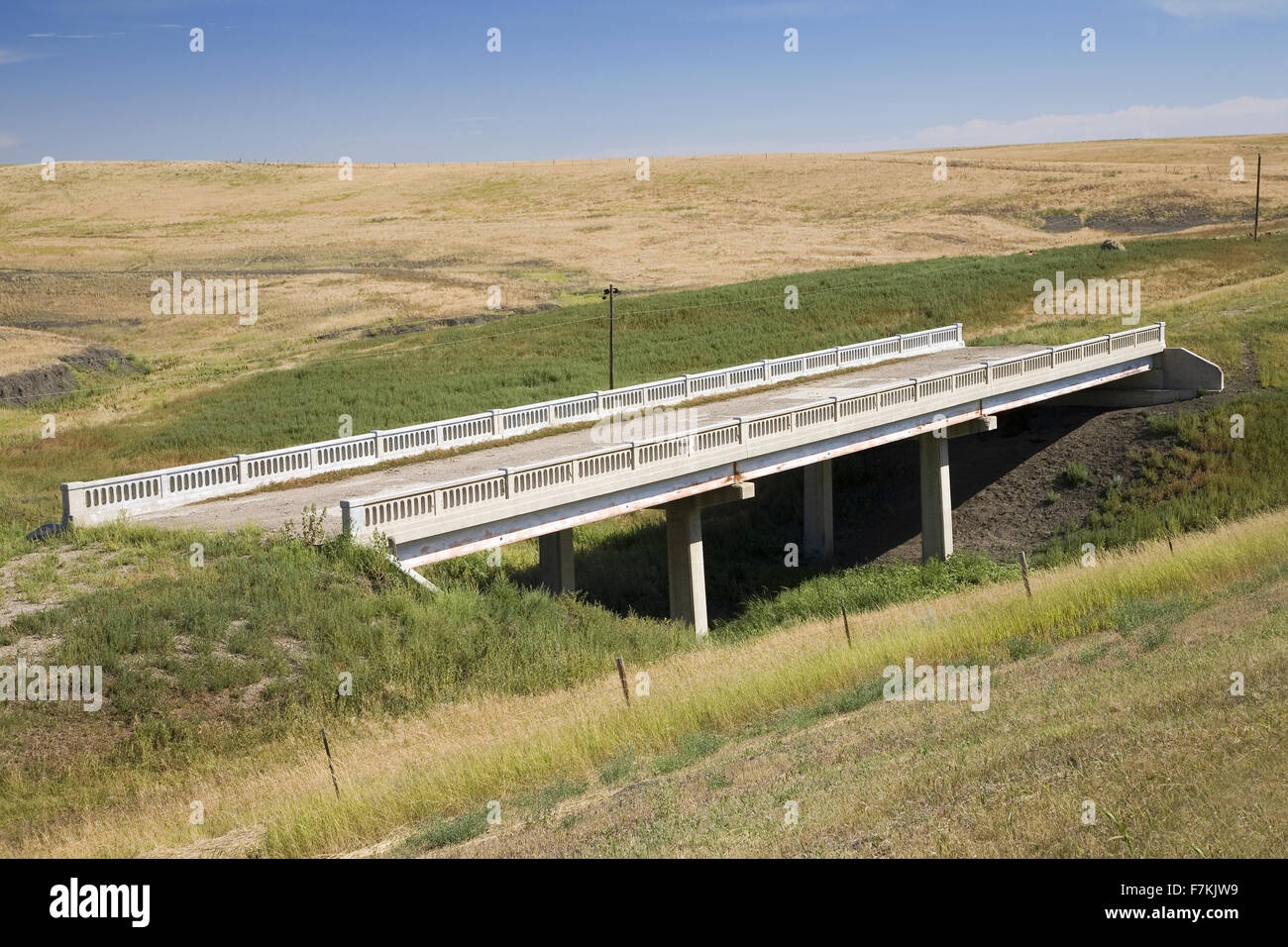 Old bridge and vestiges of Lincoln Highway, US 30, America's first ...