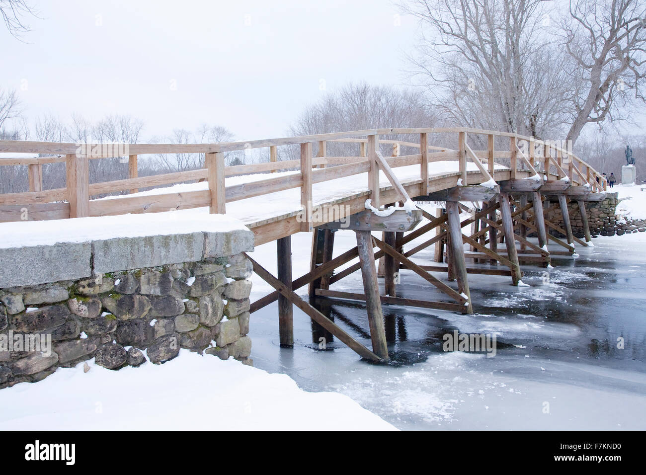Battle concord bridge hi-res stock photography and images - Alamy