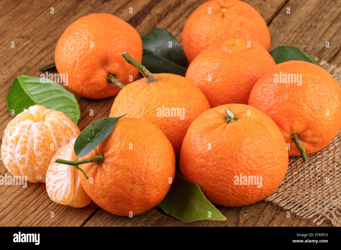 Whole peeled mandarin fruits hi-res stock photography and images - Alamy