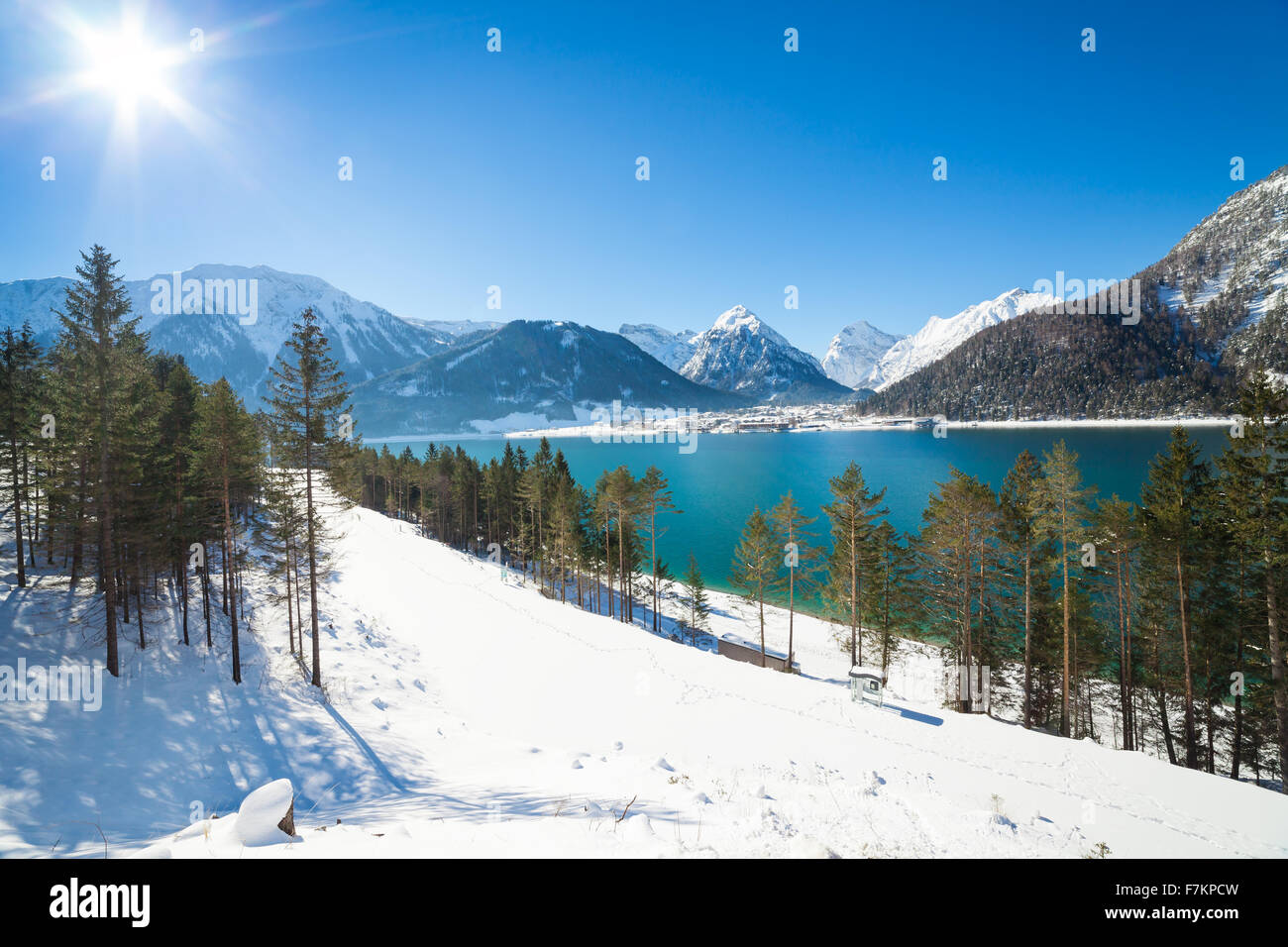 Winter landscape with beautiful mountain lake in the Alps, Achensee ...
