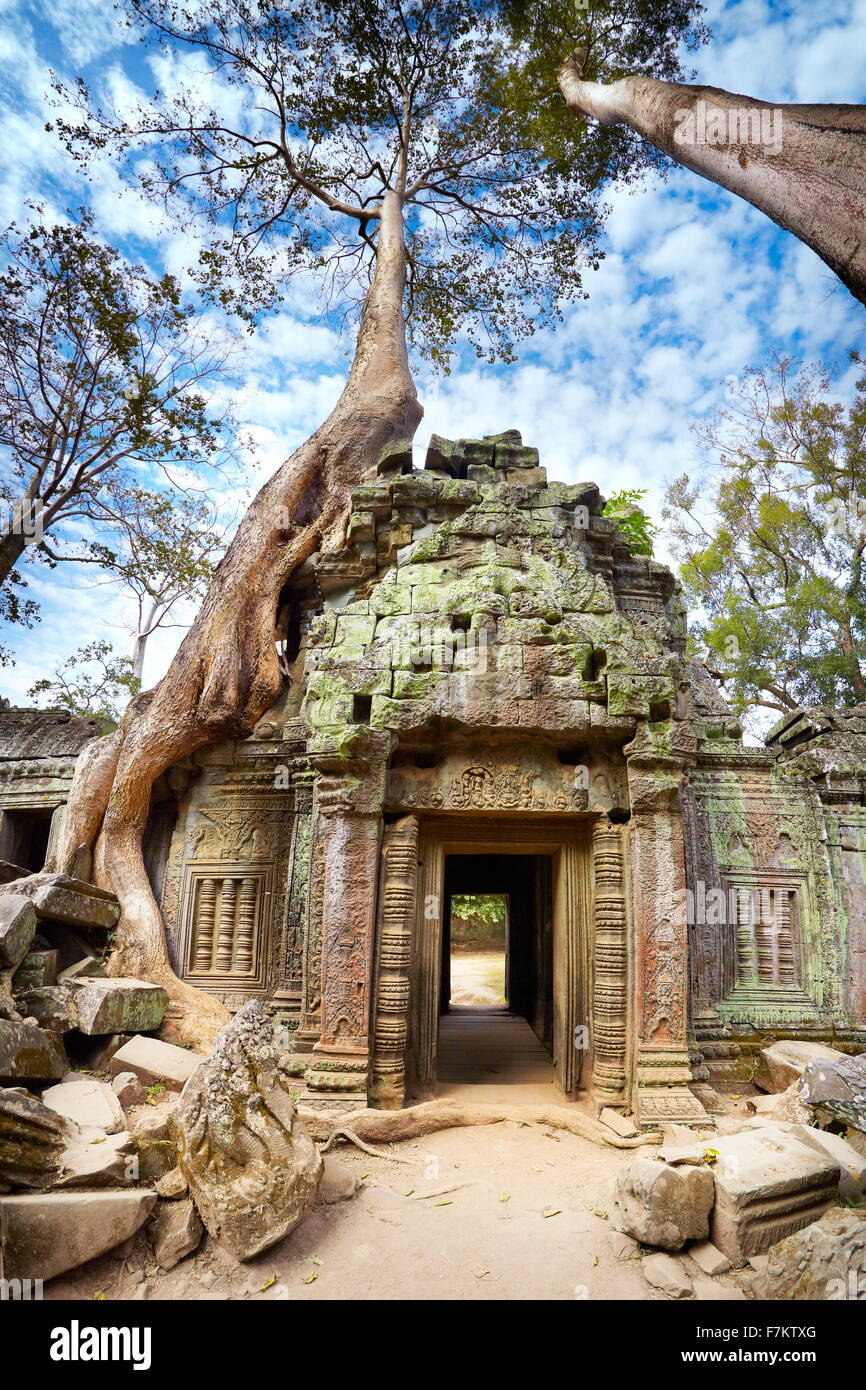 Angkor ruins hi-res stock photography and images - Alamy