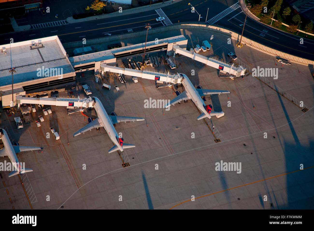 Delta plane gate hi-res stock photography and images - Alamy