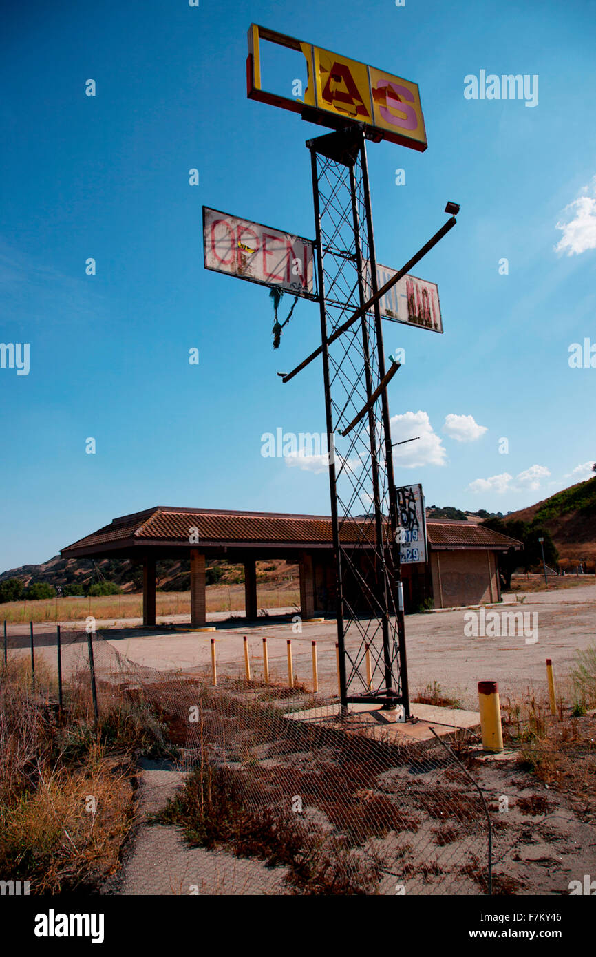 101 closed hi-res stock photography and images - Alamy