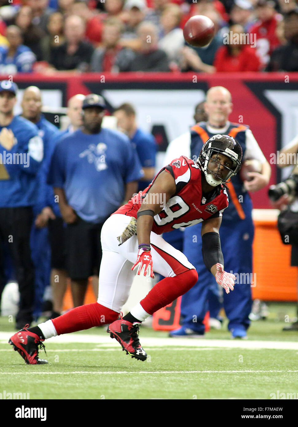 November 22, 2015: #84 Roddy White of the Atlanta Falcons in action ...