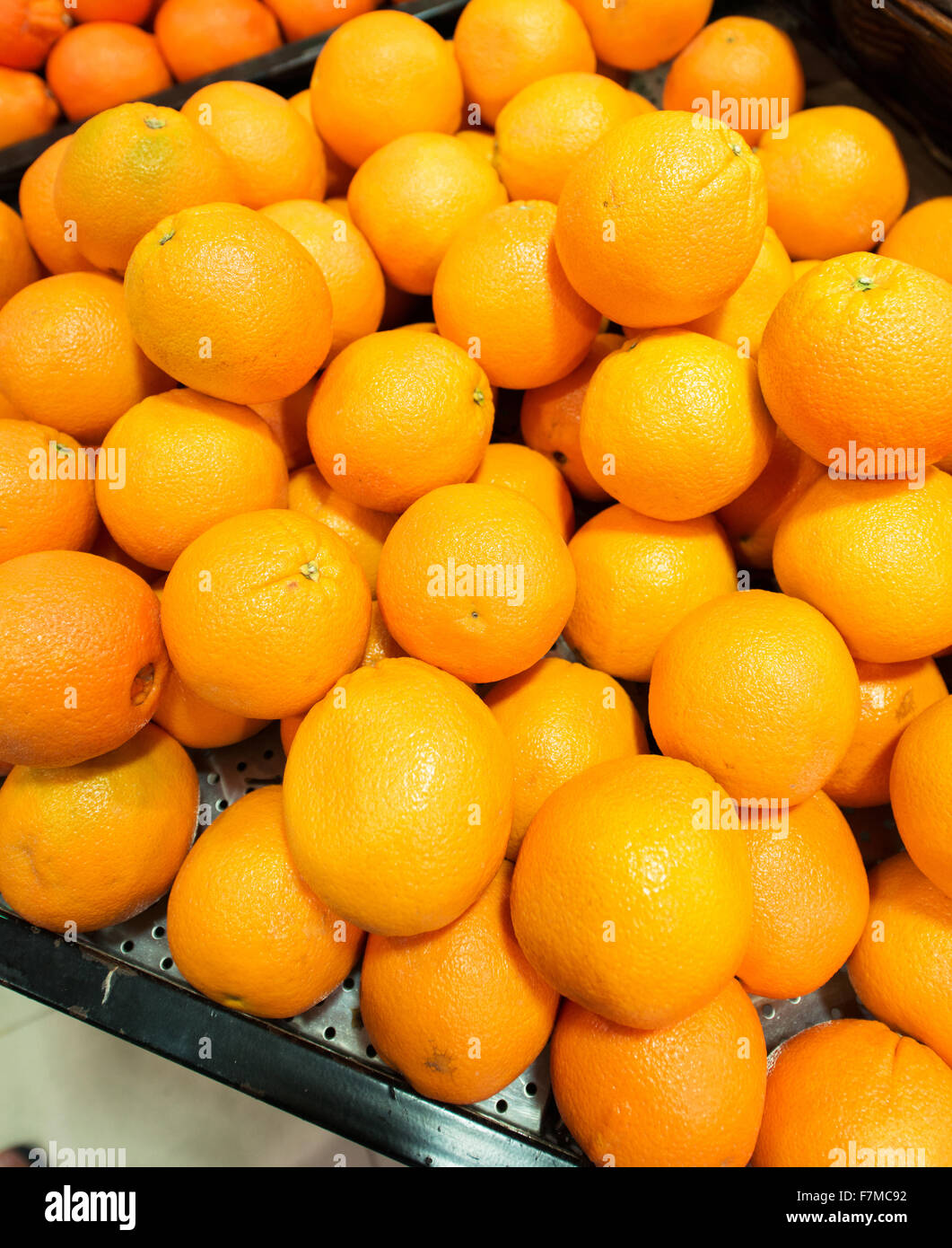 Citrus fruit on the supermarket stall Stock Photo - Alamy