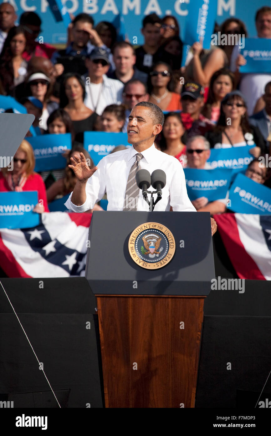 President Barack Obama appears at Presidential Campaign Rally, November ...