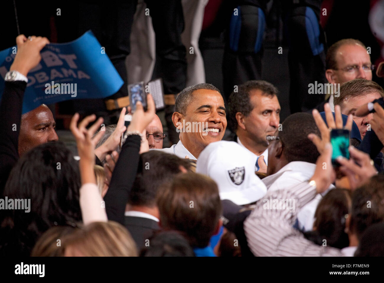 President Barack Obama shakes hands at Presidential Campaign Rally ...