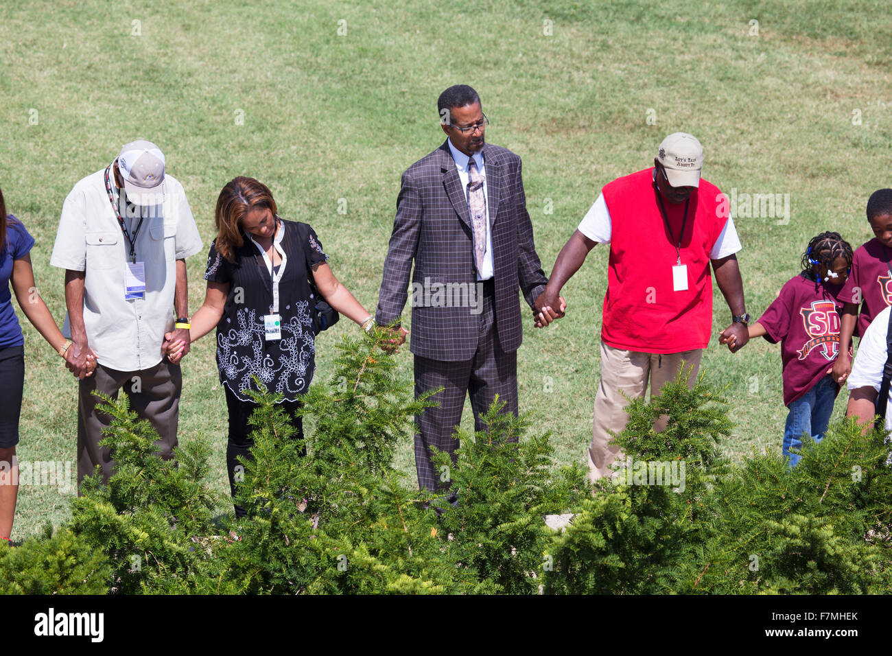 Praying hands memorial hi-res stock photography and images - Alamy