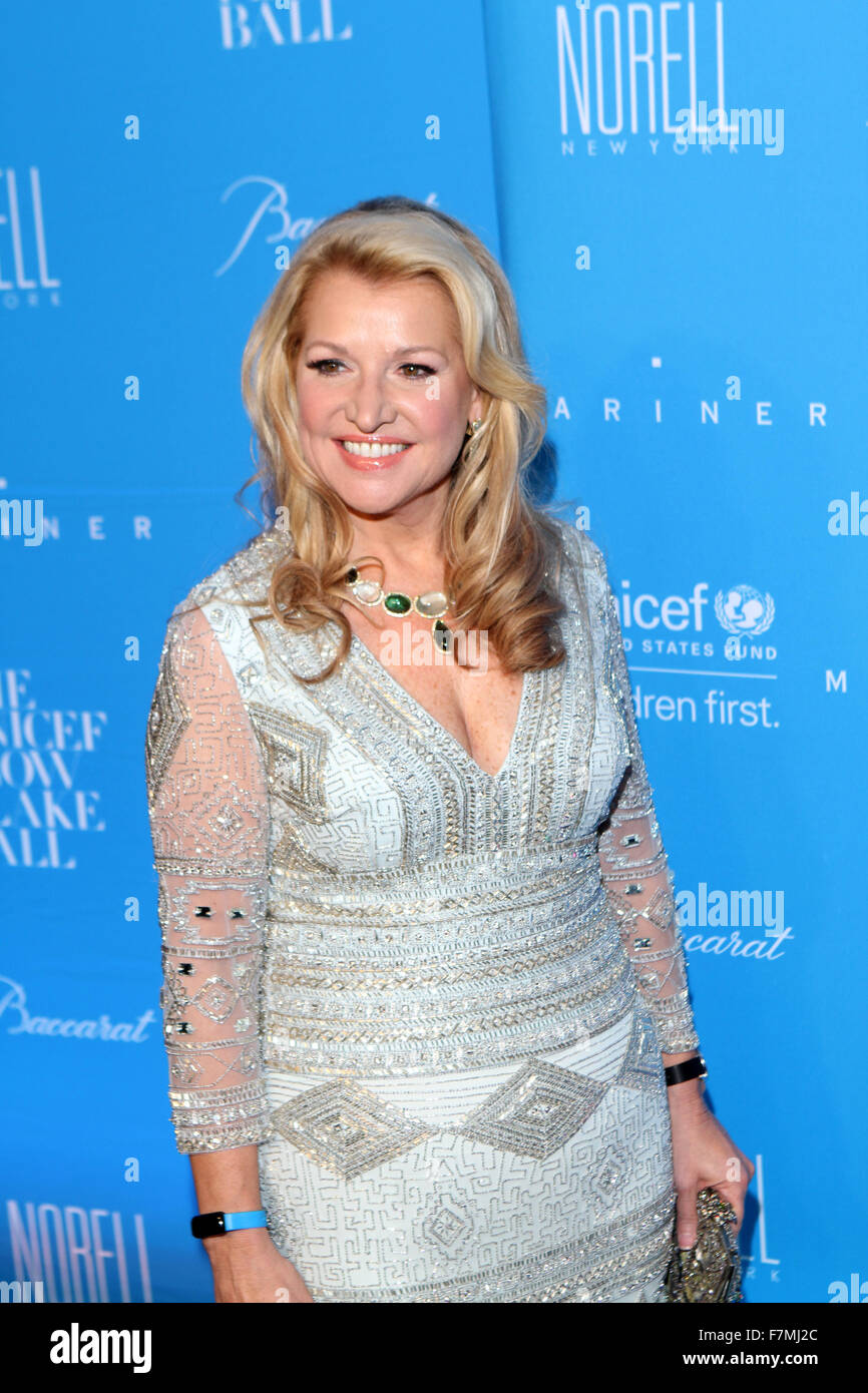 Mindy grossman ceo hsn hi-res stock photography and images - Alamy