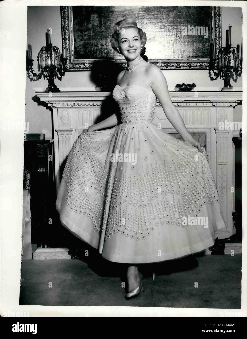 1968 - Dress With A Million Pearl Beads Vivien Blaine Prepares For ...