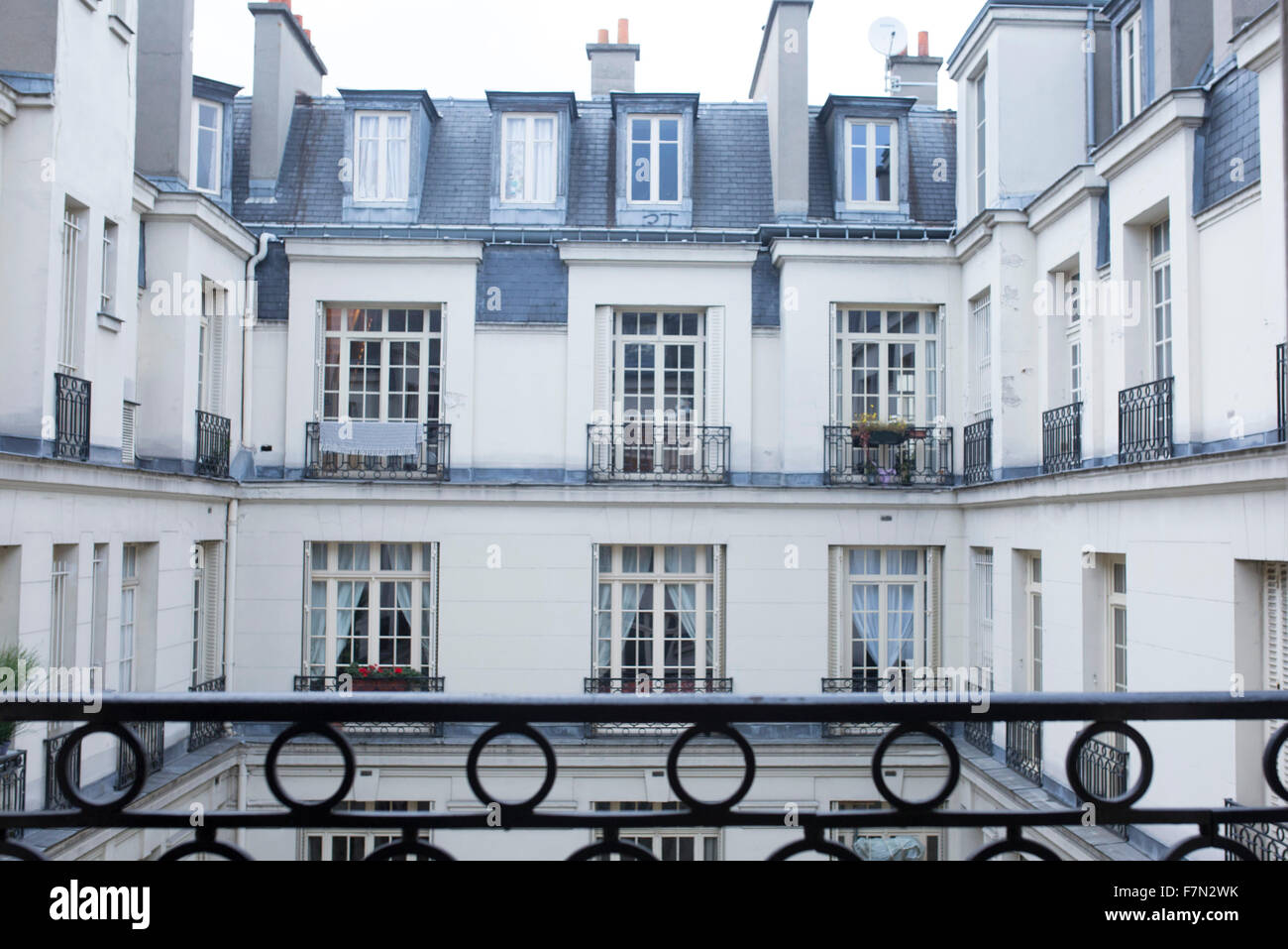 Atrium building hi-res stock photography and images - Alamy