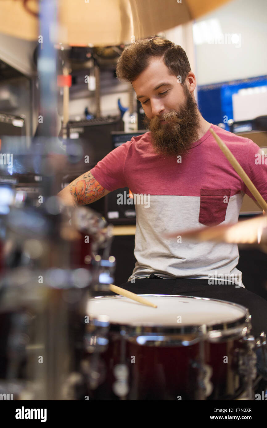 Playing the cymbals hi-res stock photography and images - Alamy