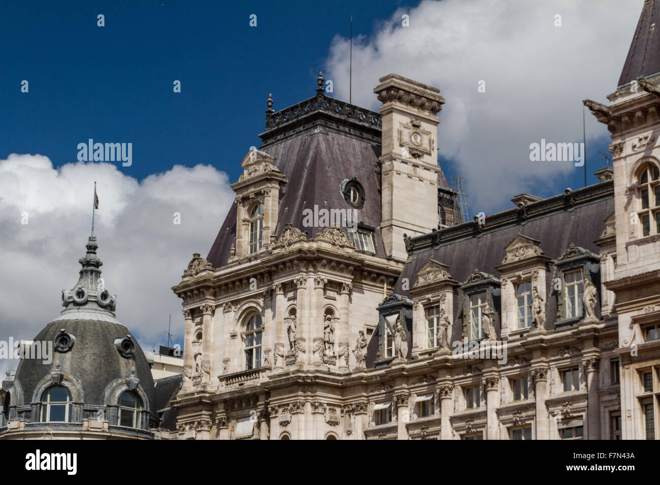 Historic building in Paris France Stock Photo - Alamy