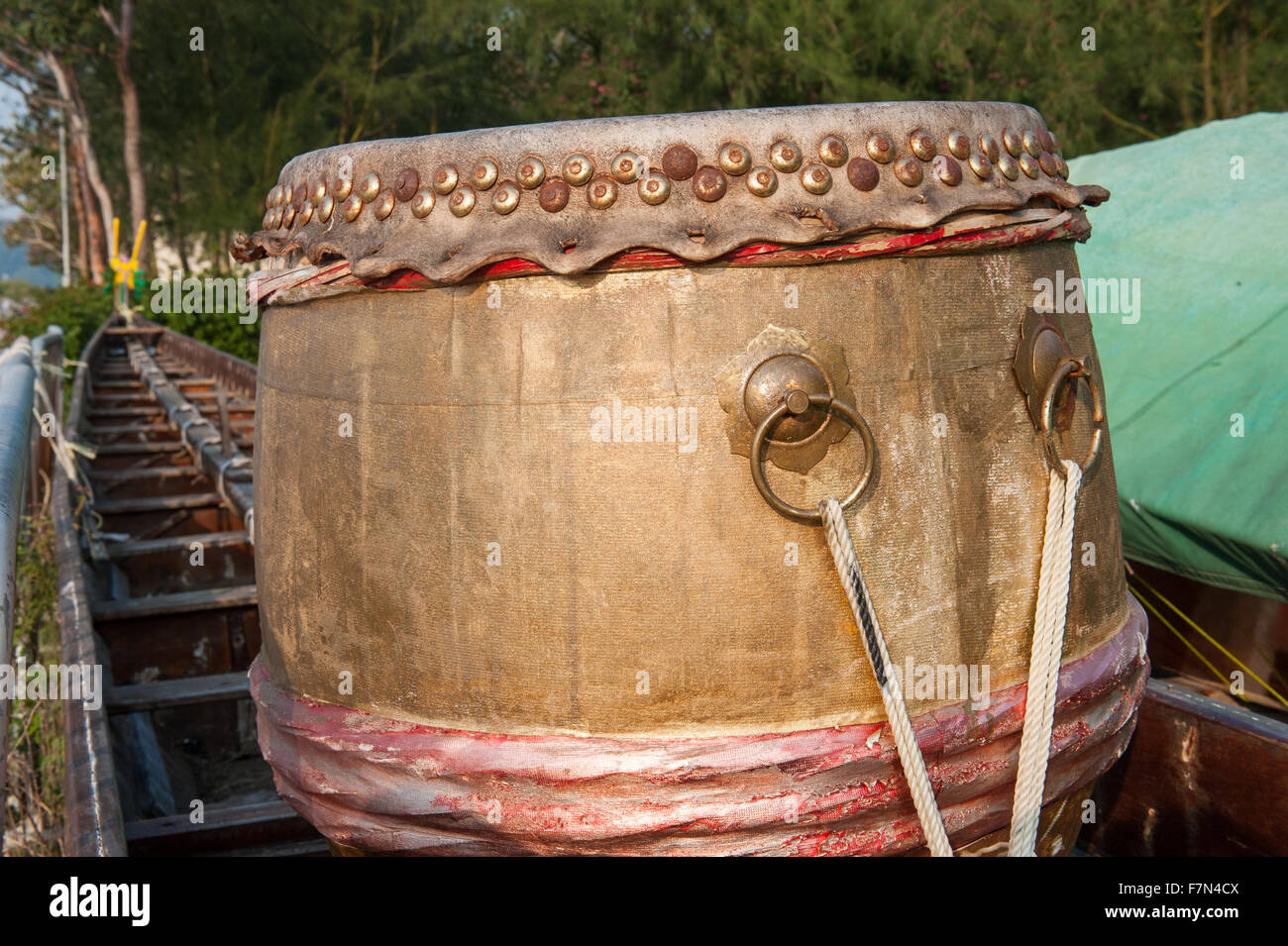 Asian styled boat golden drum for rowing pace Stock Photo - Alamy
