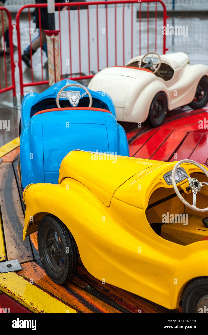 Retro images of funfair hi-res stock photography and images - Alamy