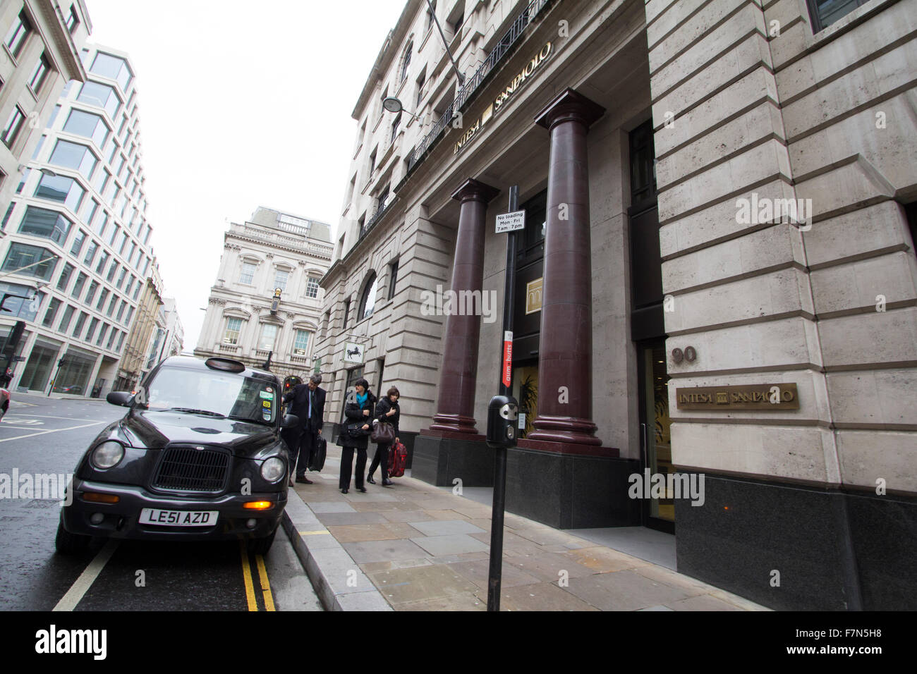 Intesa sanpaolo bank hi-res stock photography and images - Alamy