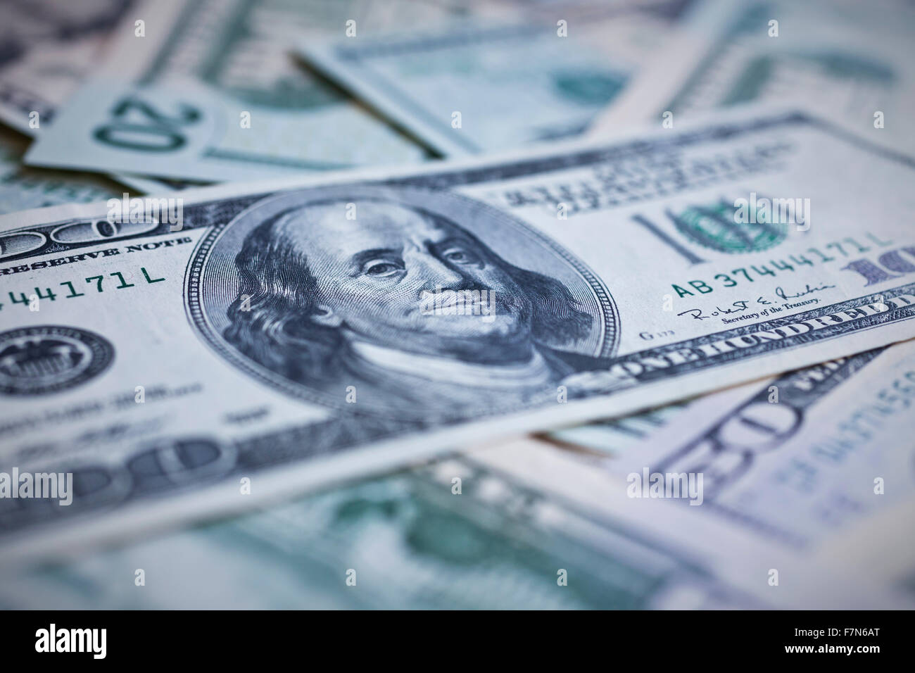Us currency notes hi-res stock photography and images - Alamy