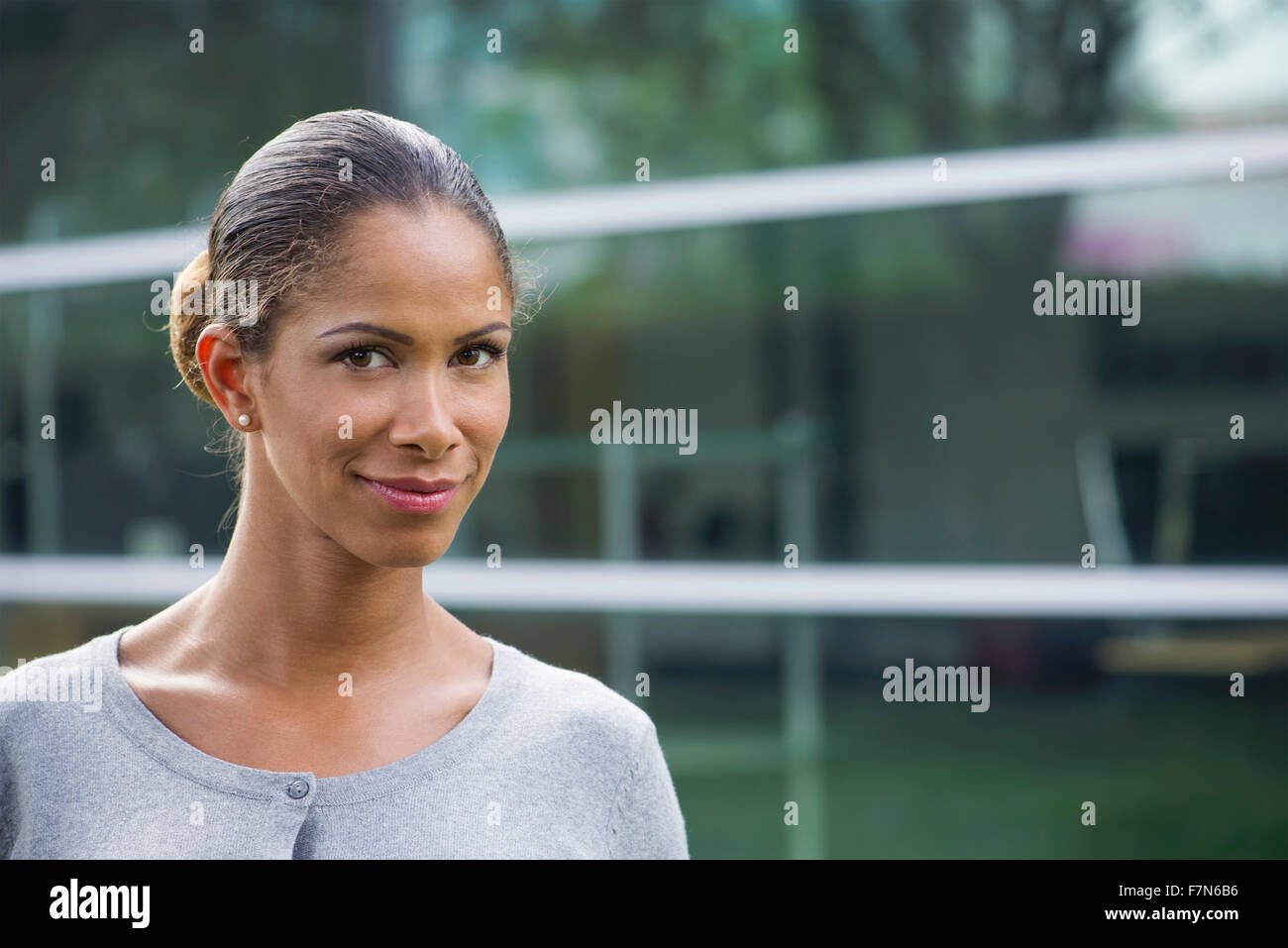 Woman smiling, portrait Stock Photo - Alamy