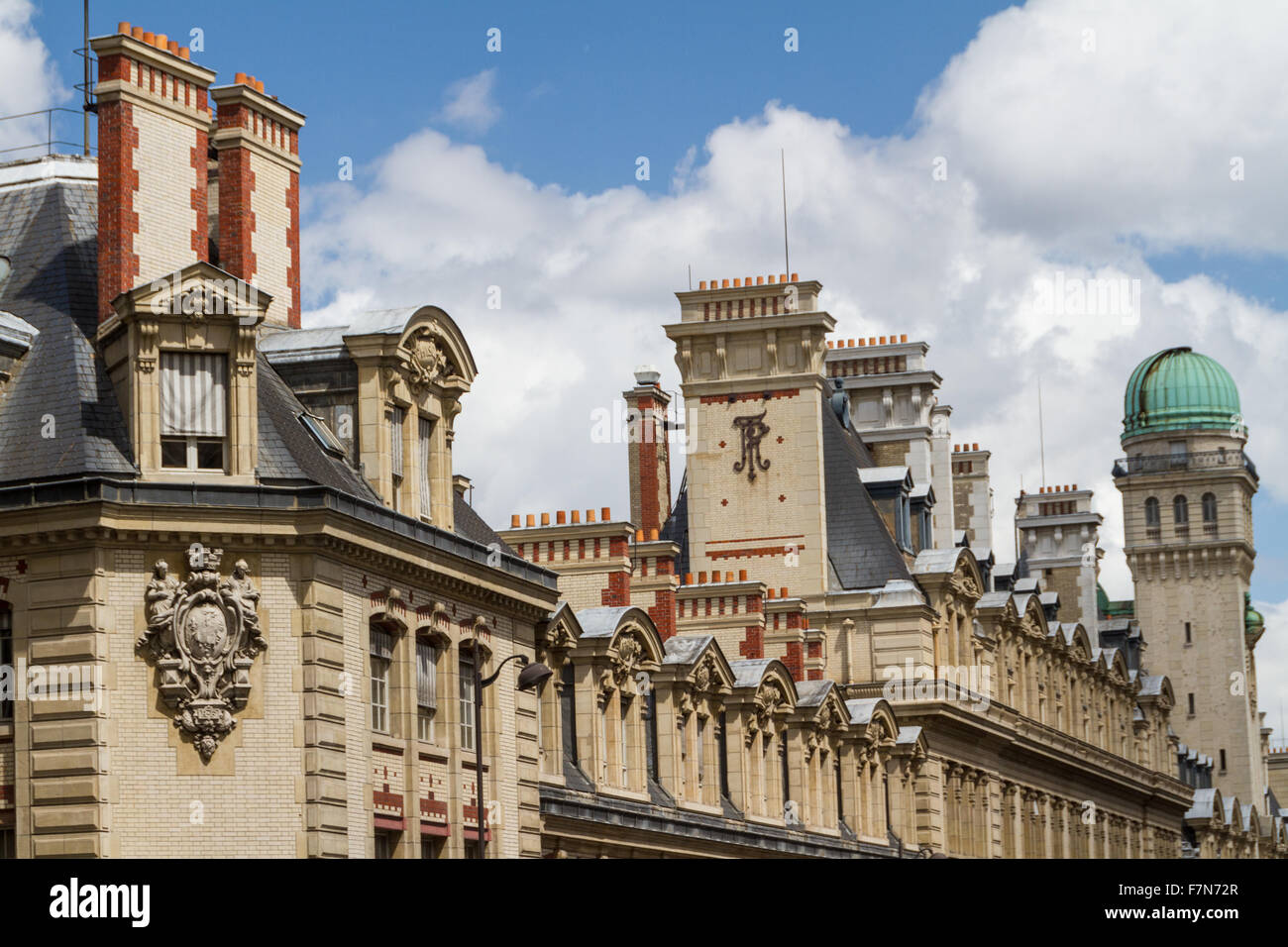 Historic building in Paris France Stock Photo - Alamy