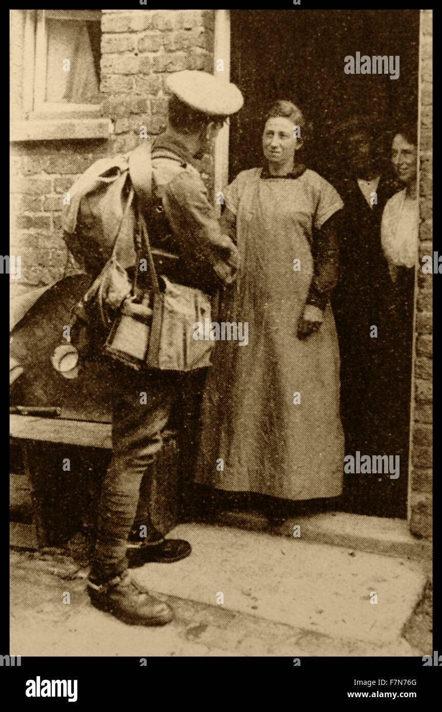 Soldier goodbye hi-res stock photography and images - Alamy
